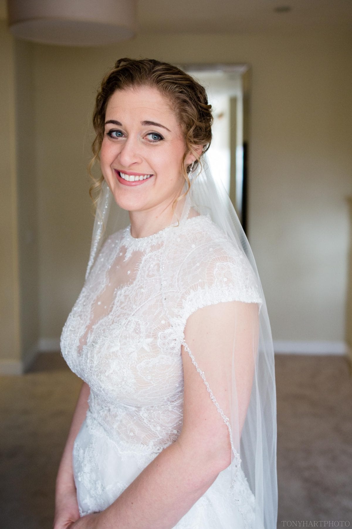 Marissa & Mark / An Anglo-American Wedding at Farnham Castle